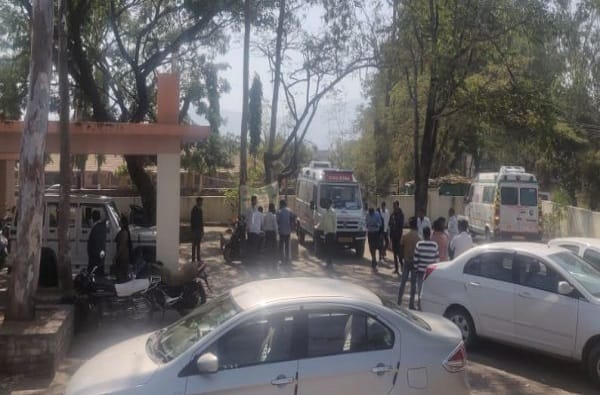 झाडाची पारंबी पडून सहलीला गेलेल्या विद्यार्थ्याचा मृत्यू - Marathi News ...