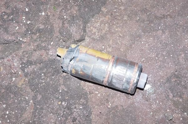 नगरमध्ये लष्कराच्या हद्दीत भंगार गोळा करताना जिवंत बॉम्ब फुटला, एकाचा ...