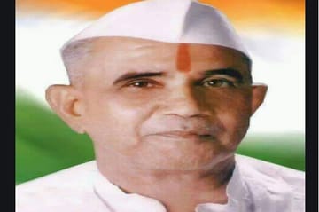 पंढरपूरचा आधारवड हरपला, दिग्गज नेते सुधाकरपंत परिचारक यांचे निधन ...