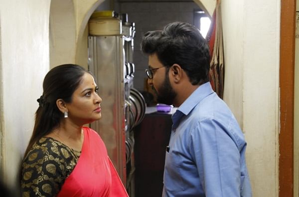 Photo : 'देवमाणूस' मालिकेत नवा ट्विस्ट, मंजुळा गावकऱ्यांना दाखवणार ...