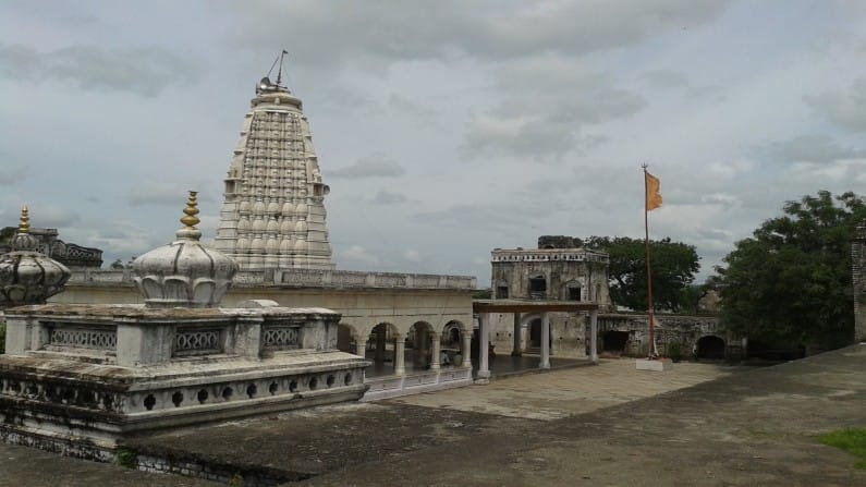 Banjara Poharadevi | बंजारा समाजाची काशी म्हणून ओळखल्या जाणाऱ्या ...