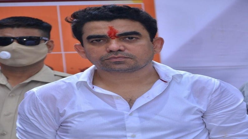 गजानन काळे यांच्याविरोधात गंभीर आरोप करत पत्नीकडूनच गुन्हा दाखल, मनसेत ...