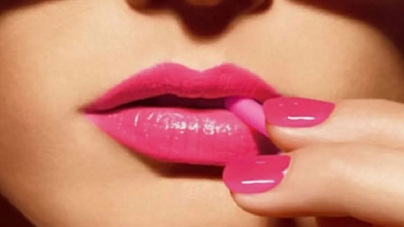 Beauty Tips : काळवंडलेले ओठ गुलाबी करण्यासाठी हे घरगुती उपाय करून पाहा ...