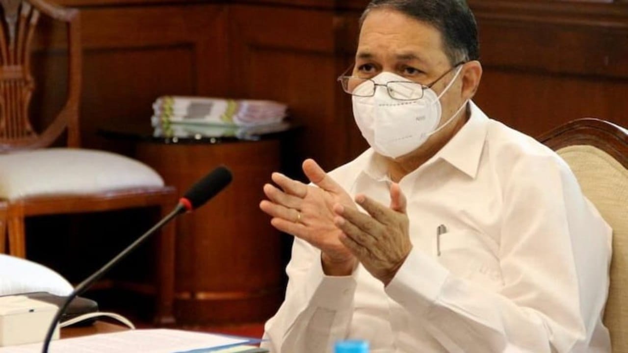 नितेश राणे आणि नीलम राणे विरोधात लूकआऊट सर्क्युलर, गृहमंत्री वळसे-पाटील ...