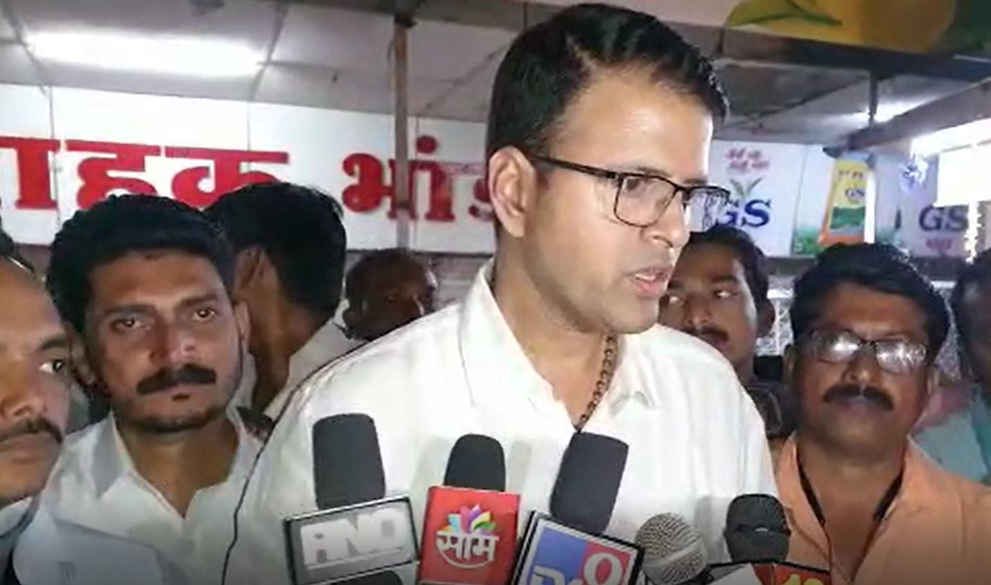 विलनिकरण झाल्याशिवाय संप मागे नाही; शशांक राव यांचा एसटी कर्मचाऱ्यांना ...