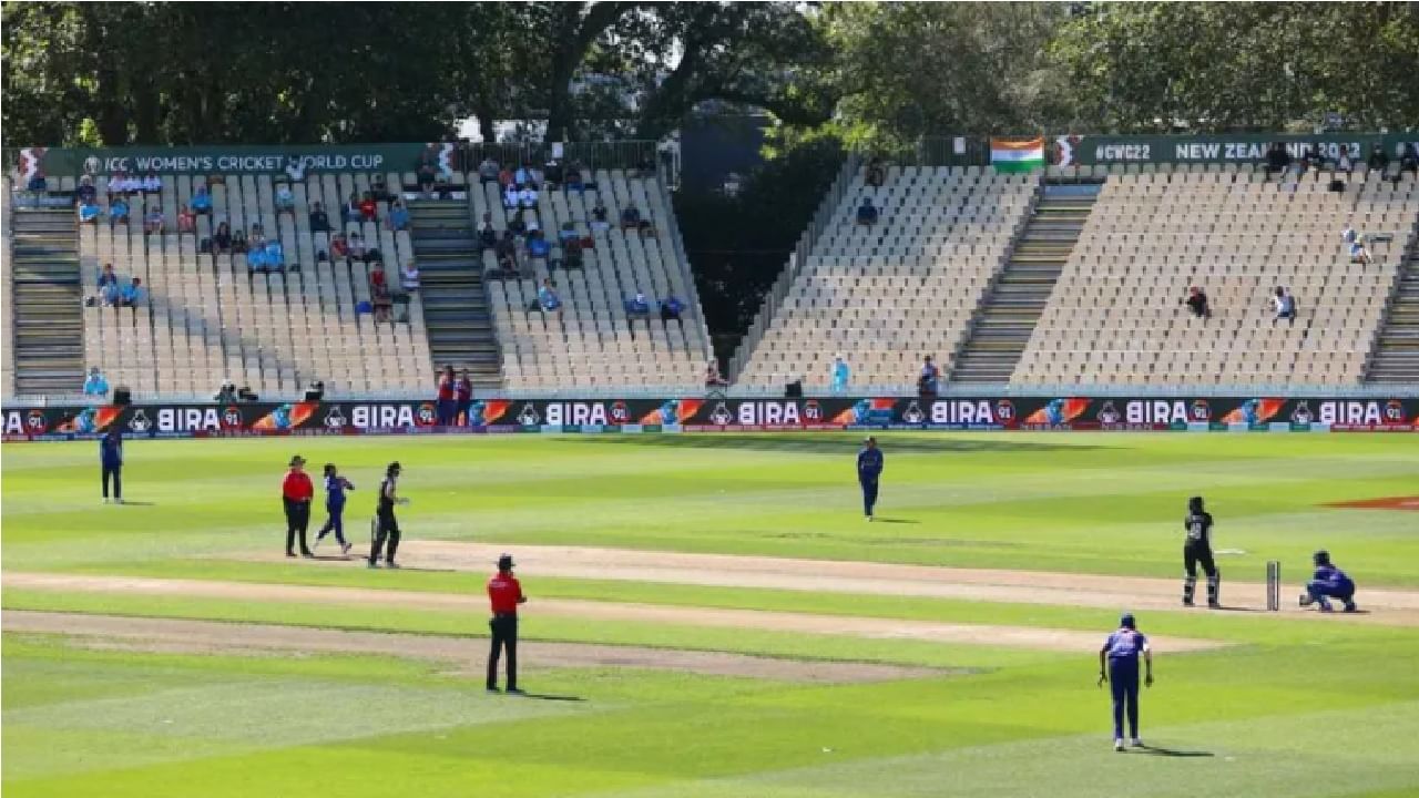 ICC WWC 2022: वेळेला महिला गोलंदाजांनी कामगिरी उंचावली, न्यूझीलंडला मोठी धावसंख्या उभारण्यापासून ...