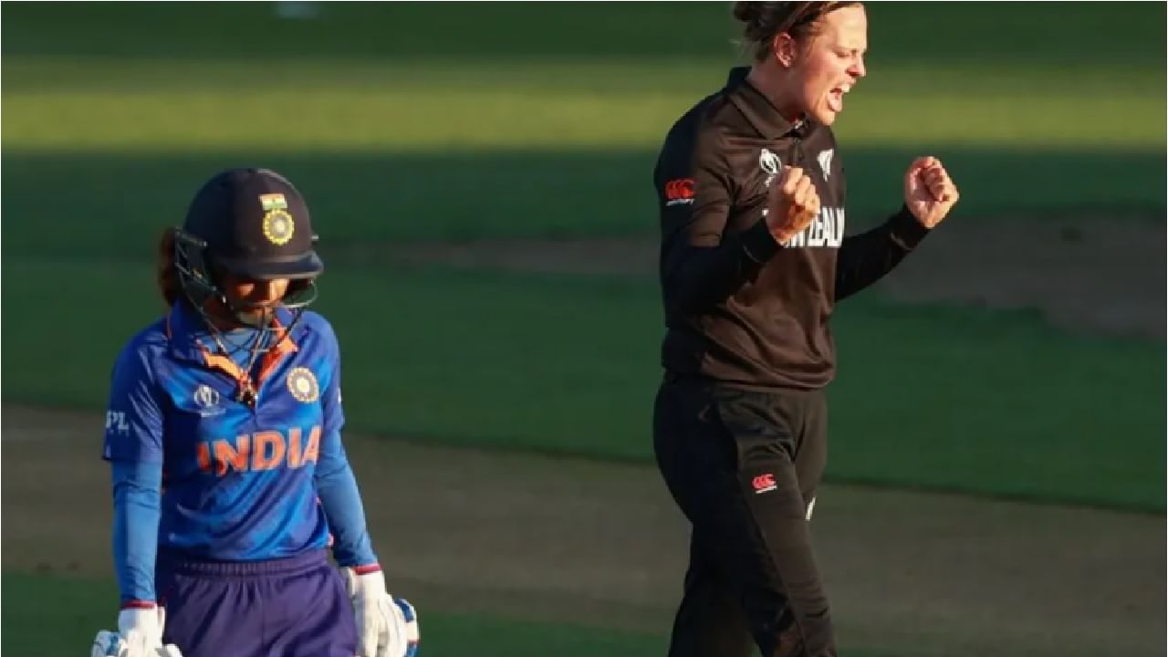 ICC WWC 2022: एकटी हरमनप्रीत लढली, न्यूझीलंडचा भारतावर मोठा विजय - Marathi News | Icc womens ...