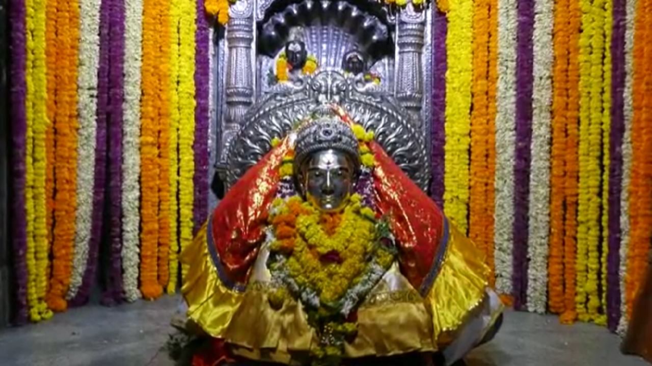 Alandi | वरूथिनि एकादशीनिमित्त मंदिरात फुलांची आकर्षक सजावट, पाहा फोटो ...