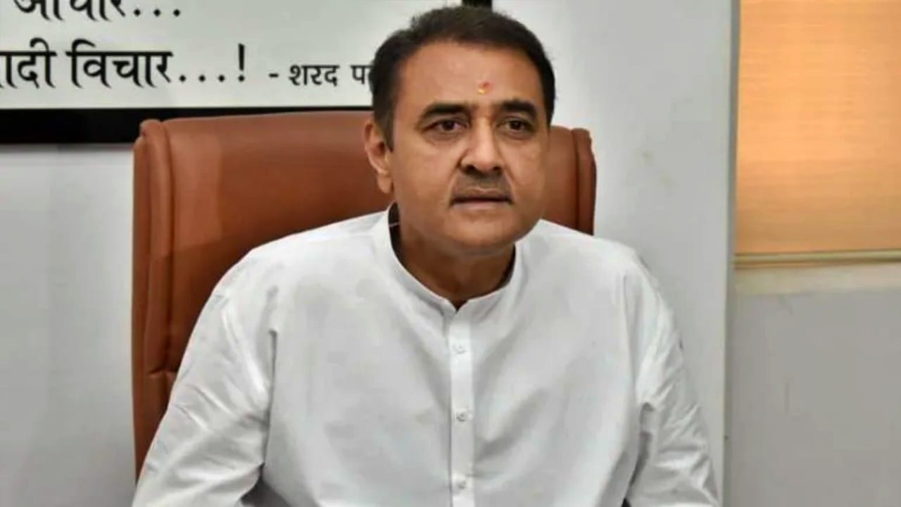 Praful Patel : विरोधी पक्षातल्या आणखी एका नेत्यावर ईडीची कारवाई, प्रफुल ...