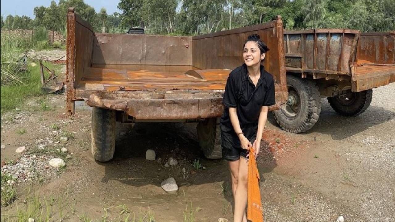 Photo : चिखलाने माखलेल्या शहनाज गिलचं खास फोटोशूट, पुन्हा व्हायरल झाली ...