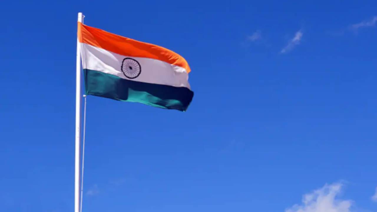 जर तुमच्याकडे खराब झालेला तिरंगा असेल तर तो चुकूनही फेकू नका; जरा इकडे ...