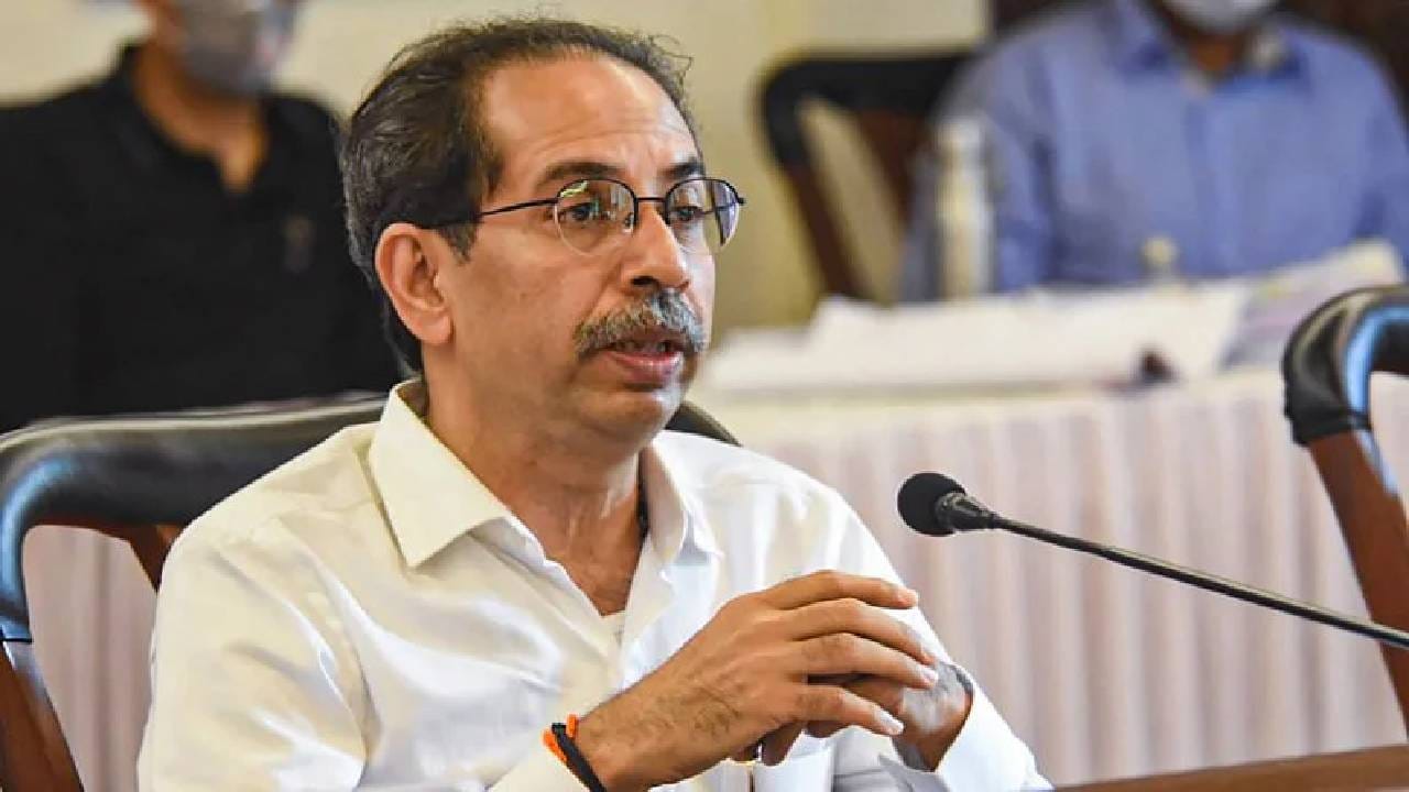 'स्वत:च्या गालावर बसलेला मच्छर उडवणारा नाही तर सक्षम मुख्यमंत्री हवा ...