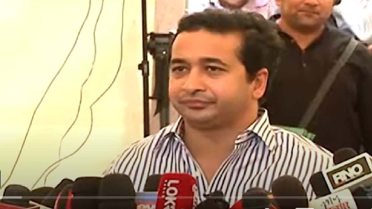 Nitesh Rane | उद्धव ठाकरे चपट्या पायांचे... रस्त्यांवरील खड्ड्यांवरून ...