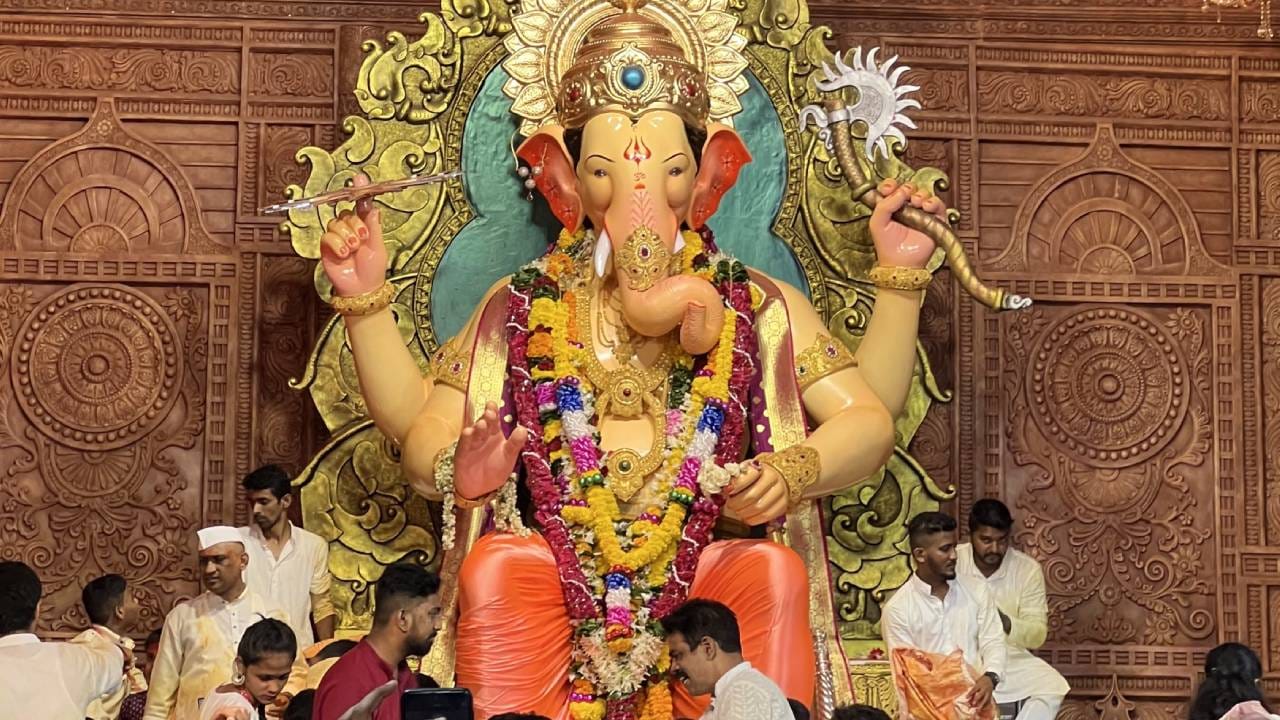 लालबागच्या राजाला भरभरुन दान! दानपेटीत 8 कोटी जमा होणार? गुरुवारपर्यंत ...