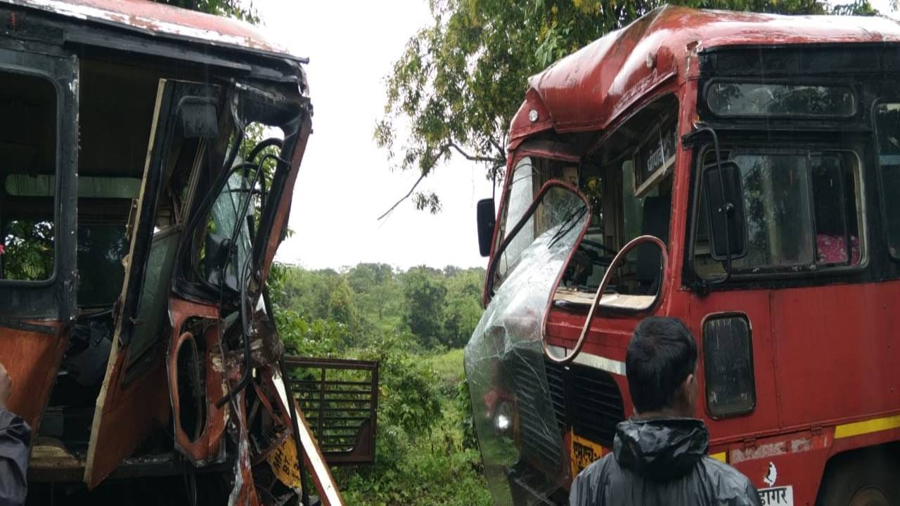 ST Bus Accident : बापरे! समोरासमोरच धडकल्या एसटी बस, गुहागर तालुक्यातील ...
