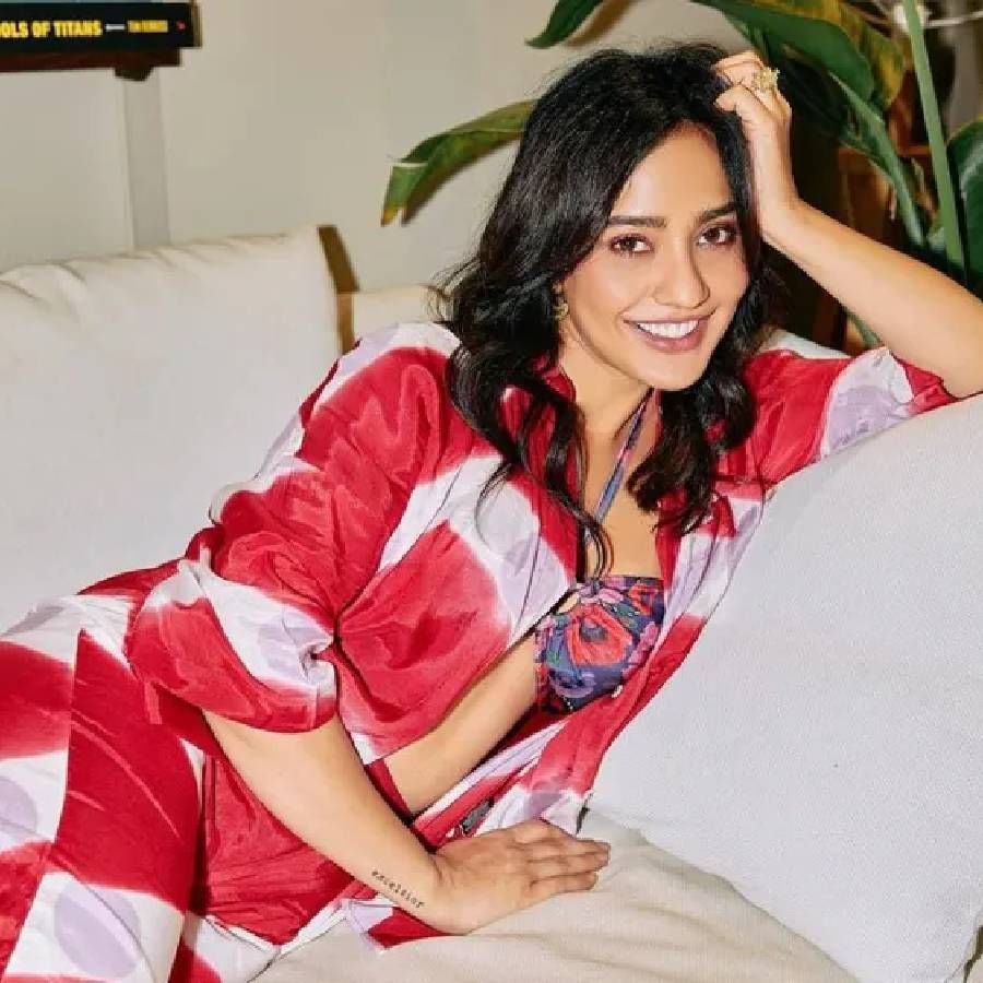 Neha Sharma | नेहा शर्माने शेअर केले हॉट अँड बोल्ड फोटो, पाहा नेहाची झलक... - Marathi News ...