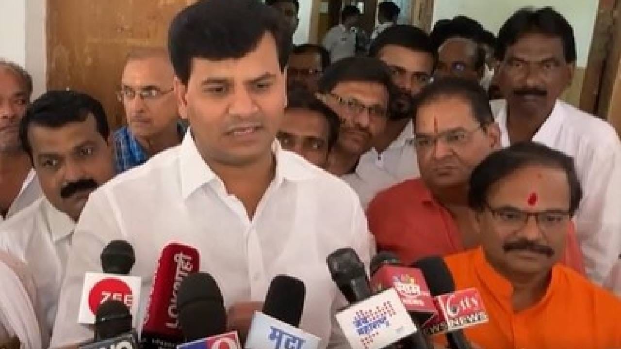 सहा महिन्यांत रुग्णालयाची नवी इमारत होणार, आमदार रवी राणा यांची माहिती ...