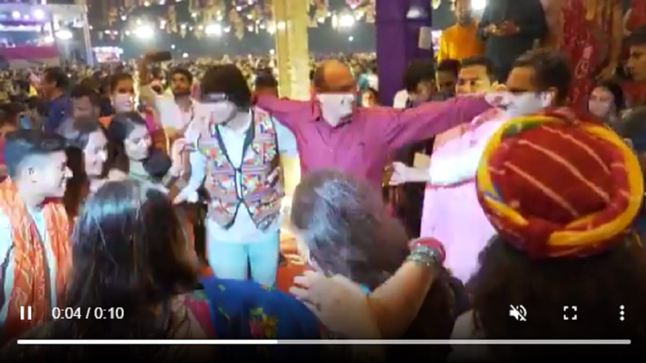 Neeraj Chopra ने हार्दिक पांड्याच्या घरी खेळला गरबा, व्हिडीओ व्हायरल ...