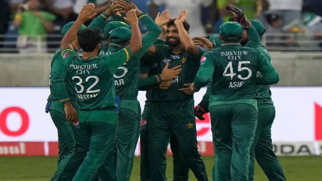 IND vs PAK मॅचआधी प्रसिद्ध पाकिस्तानी बॉलरला ओव्हर कॉन्फिडन्स, टीम ...