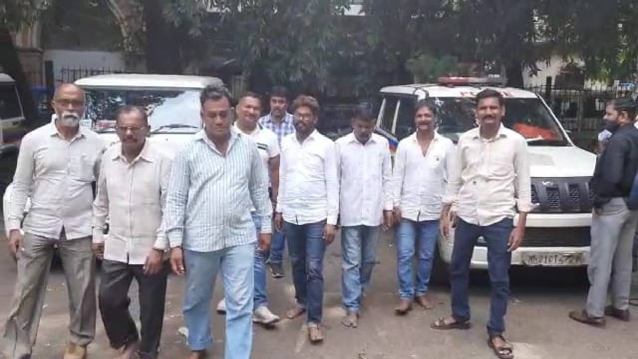 चलो अॅपचा पास काढून मुंबई फिरायचे, बसमध्ये प्रवाशांचे खिसे कापायचे ...