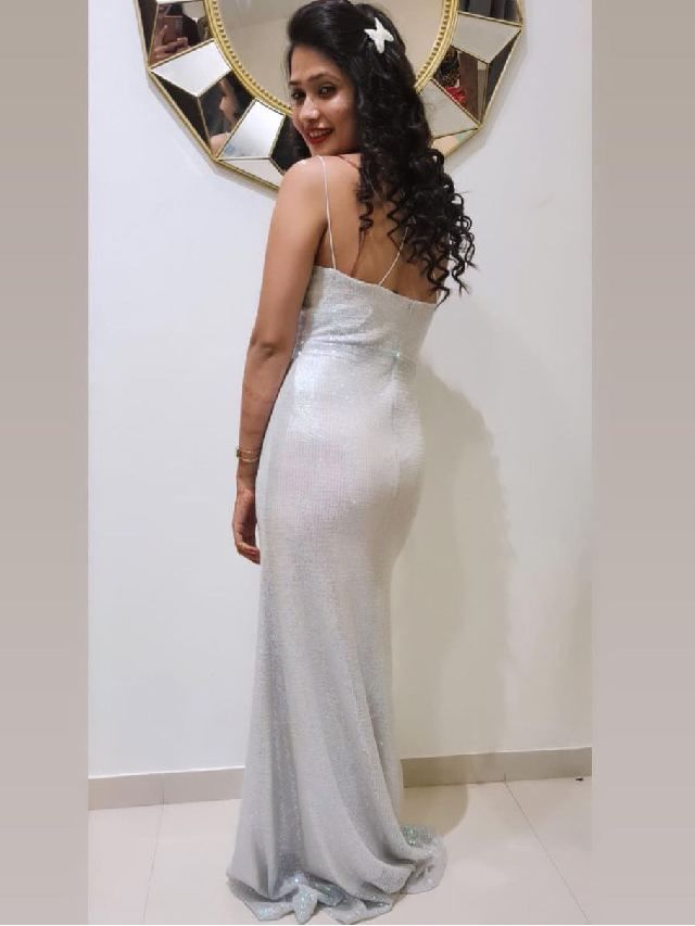 बॅकलेस वन पीसमध्ये गौतमी पाटीलचा हॉट लूक फोटो व्हायरल Tv9 Marathi Gautami Patil Looks Hot