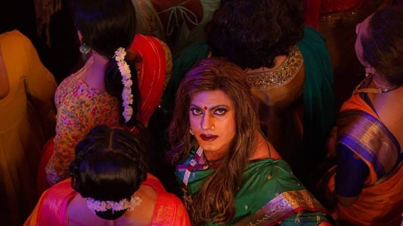 ओळखलंत का हिला?; ही बया दुसरी तिसरी कोण नाही हा तर आपला... - Marathi ...