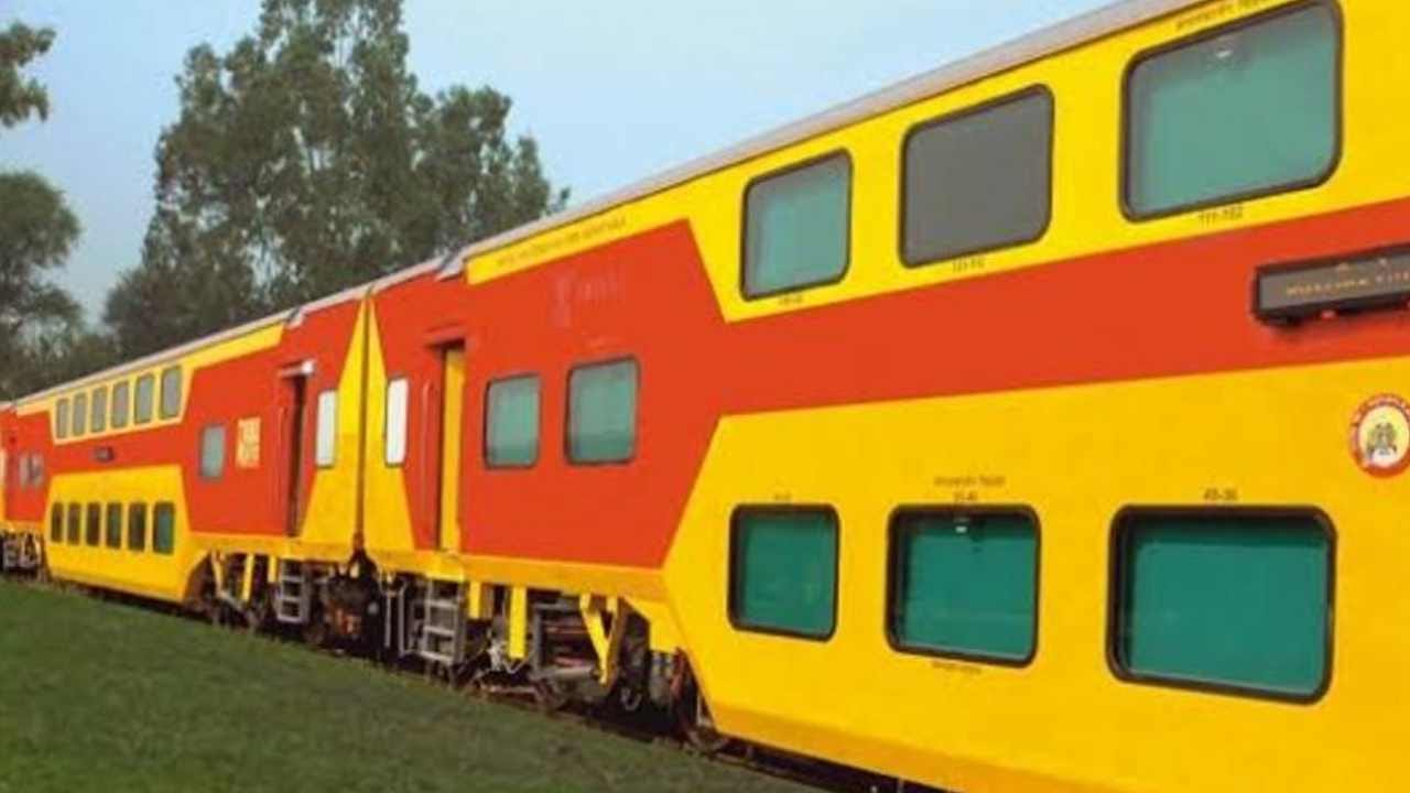 तर अडगळीतल्या एलटीटीऐवजी सीएसएमटीतून कोकणची डबलडेकर धावेल - Marathi ...