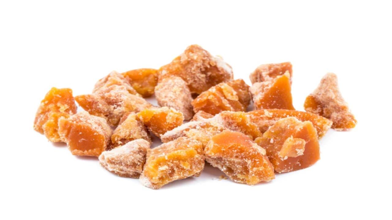 Jaggery Winter Benefits: फुफ्फुसांसाठी गुणकारी ठरतो गूळ, इतरही आहेत ...