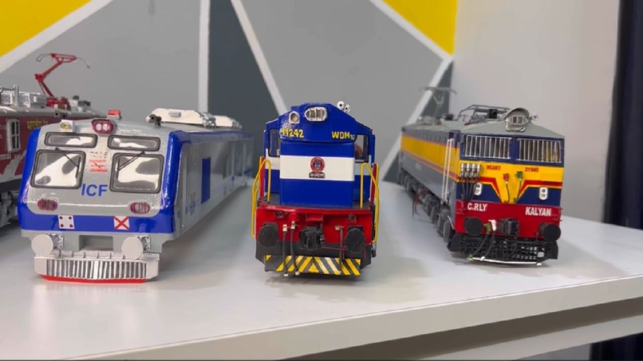 Ambernath : अंबरनाथच्या आकाशने जोपासला अनोखा छंद, रेल्वे इंजिनाच्या ...