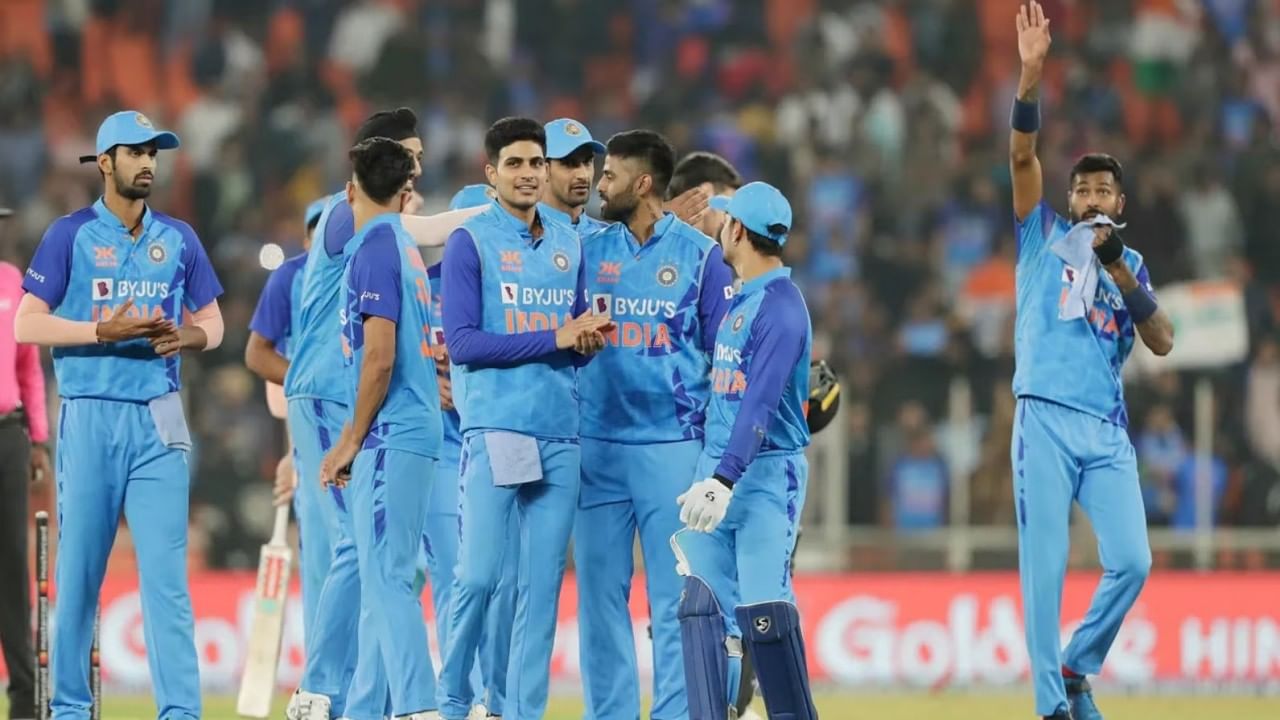 BCCI | बीसीसीआयने दाखवला बाहेरचा रस्ता, हा खेळाडू टीम इंडियातून 'आऊट ...