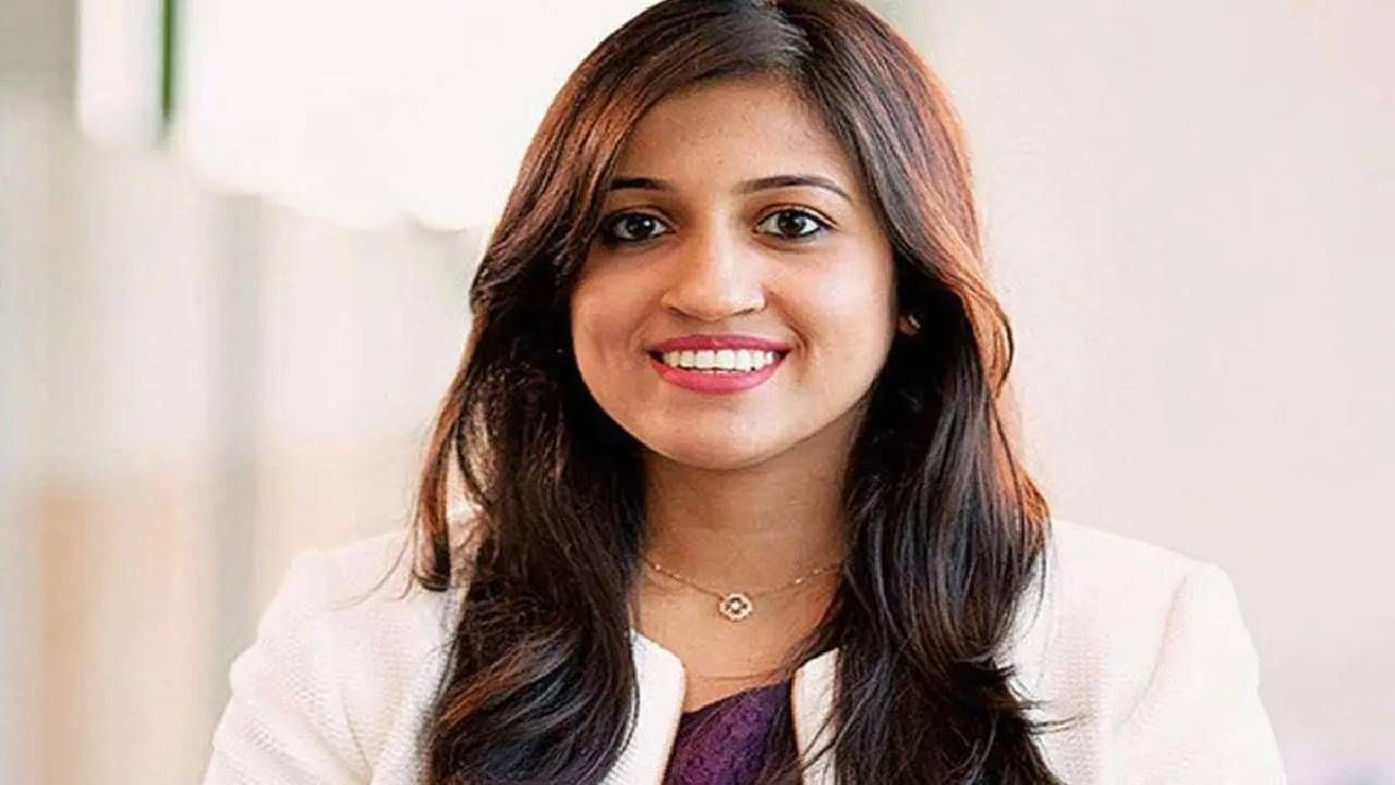 Divya Gokulnath Net Worth : कोण आहेत दिव्या गोकुळनाथ? संपत्ती इतकी की ...