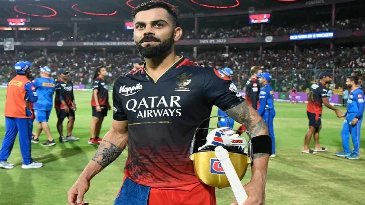Mumbai Indians वरील विजयानंतर RCB च्या ड्रेसिंग रुममध्ये विराट ...