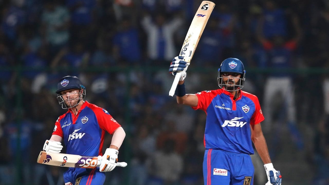 Axar Patel DC vs MI | अक्षर पटेल याचा खणखणीत अर्धशतकासह मोठा कारनामा ...