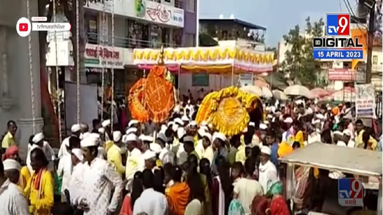 पारनेरमध्ये मळगंगा देवीच्या यात्रेचा जल्लोष, बघा कसा आहे भक्तांचा ...