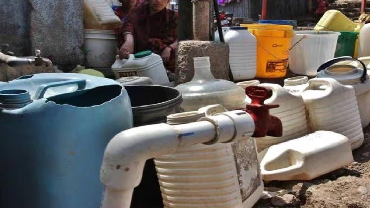 पाणी भरण्यावरुन शेजारणींमध्ये वाद झाला, वाद इतका विकोपाला गेला की ...