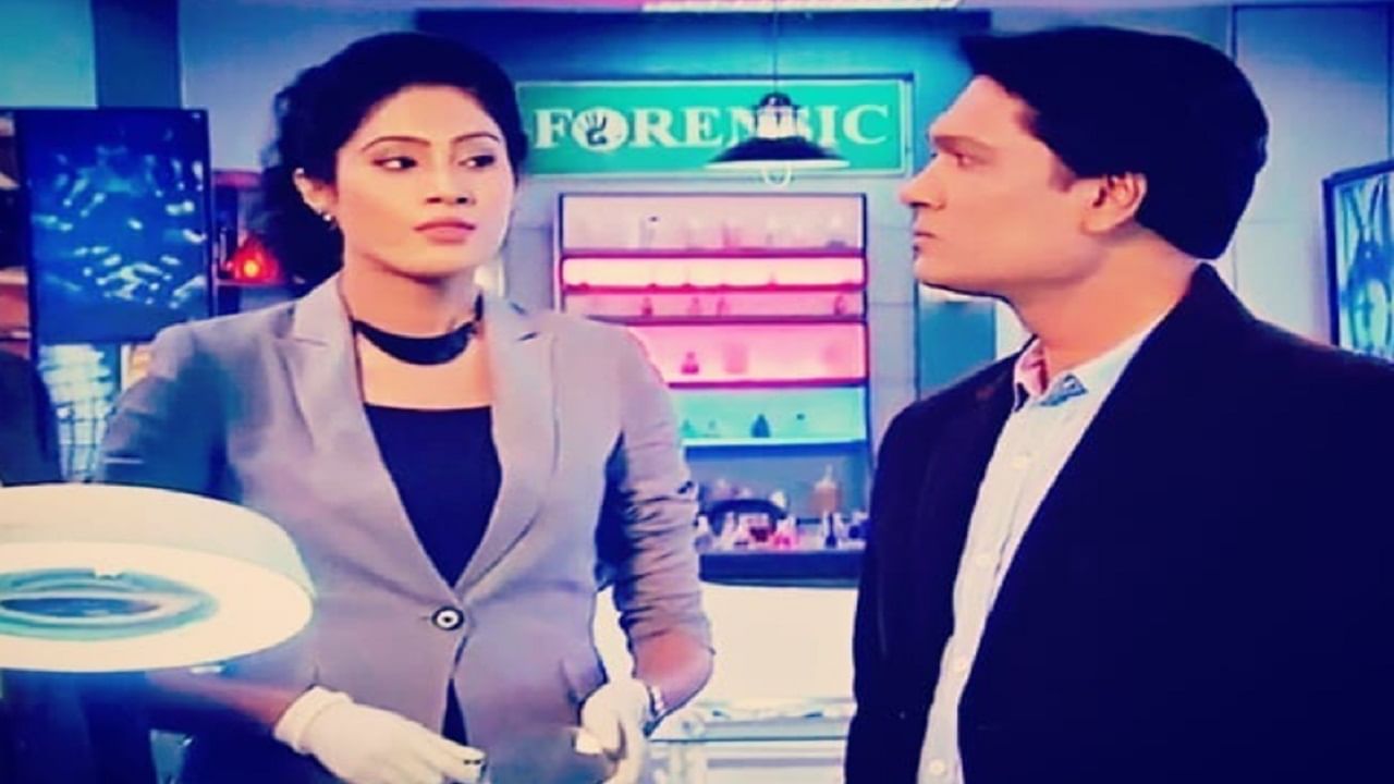 CID मध्ये मृतदेहांची तपासणी करणारी डॉक्टर तारिका सावरते अनेकांचं भविष्य; नक्की काय करते ...