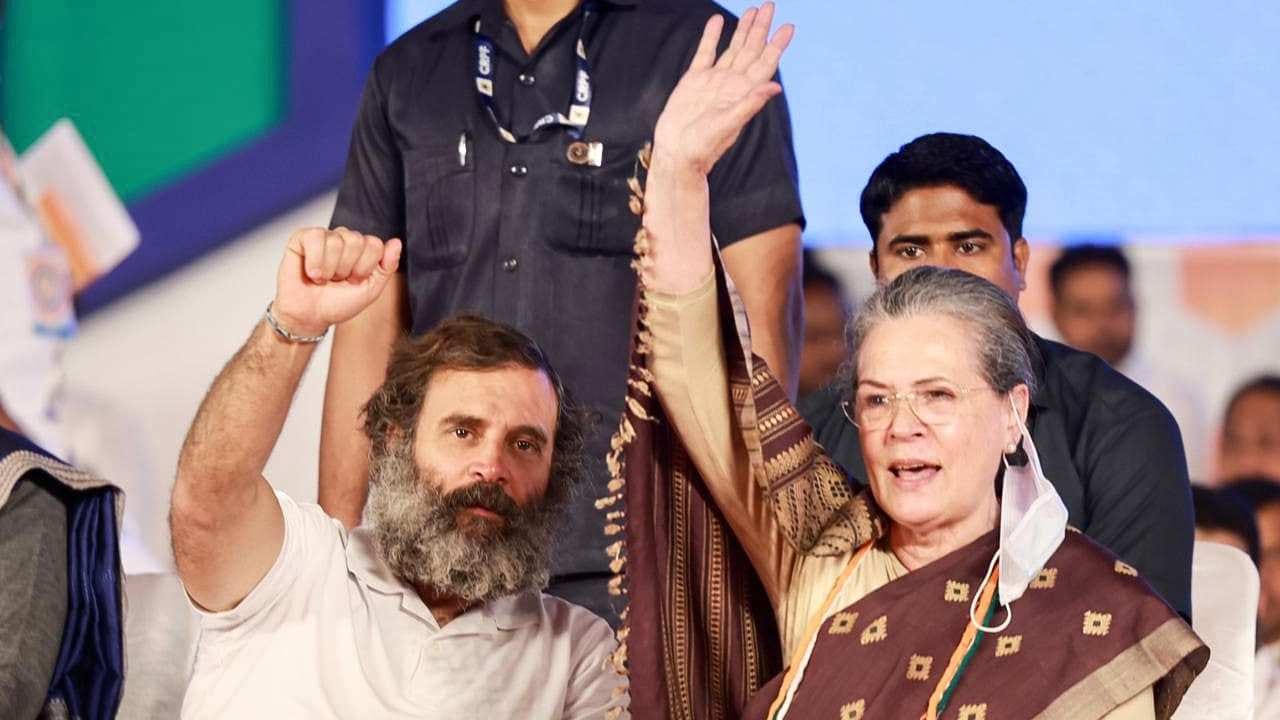 कर्नाटकात काँग्रेसमध्ये सत्तास्थापनेच्या हालचालींना वेग, महाराष्ट्रातील ...