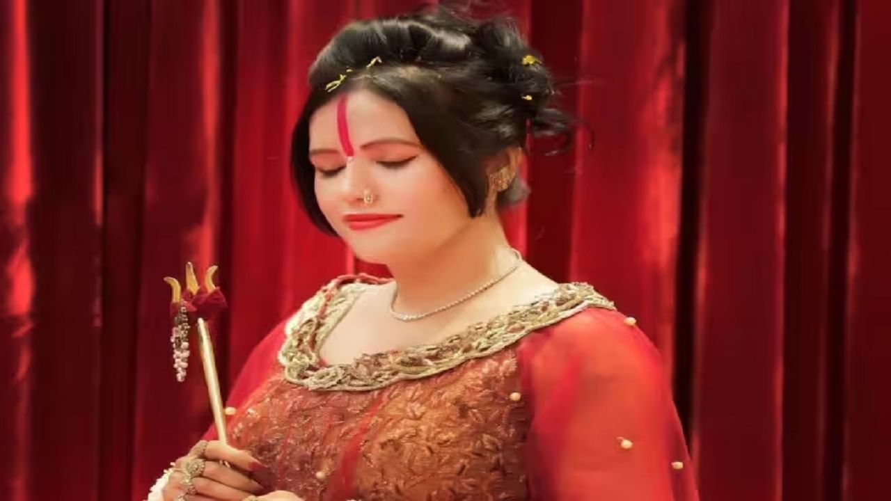 Radhe Maa यांचं दर्शन घेण्यासाठी भक्तांना मोजावे लागतता लाखो रुपये ...