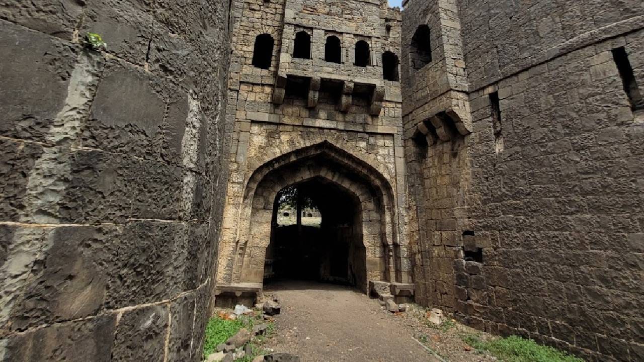 अखेर ''या'' किल्ल्याला निधी मिळाला!, संवर्धनाचे कामही सुरू; विहिरीची ...