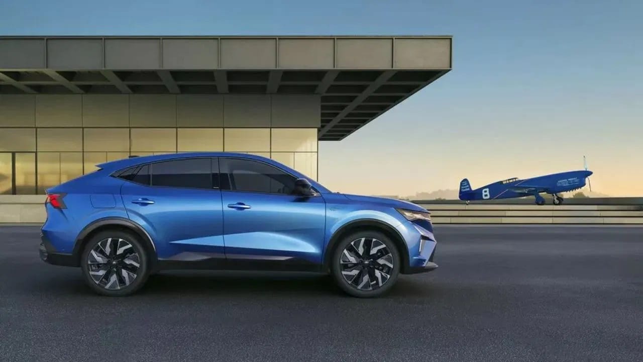 Renault Rafale: नवी कार पाहून आठवेल राफेल एअरक्राफ्ट, पाहा कशी आहे ...