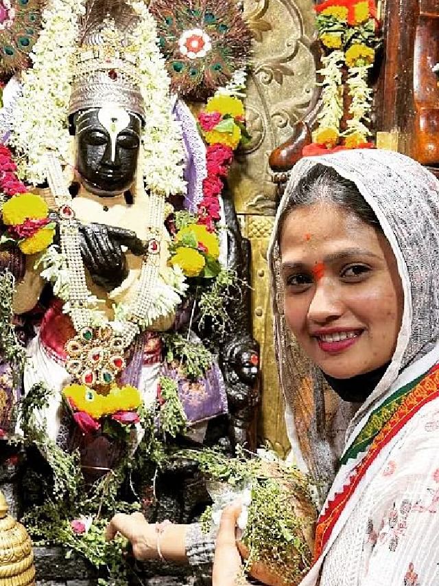 गौतमी पाटील हिने घेतलं विठुरायाचं दर्शन, पहा फोटो – TV9 Marathi