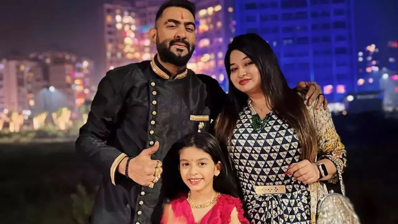 Saisha Bhoir | साईशा भोईर हिच्या आईच्या घरातून महत्त्वाची कागदपत्रे ...