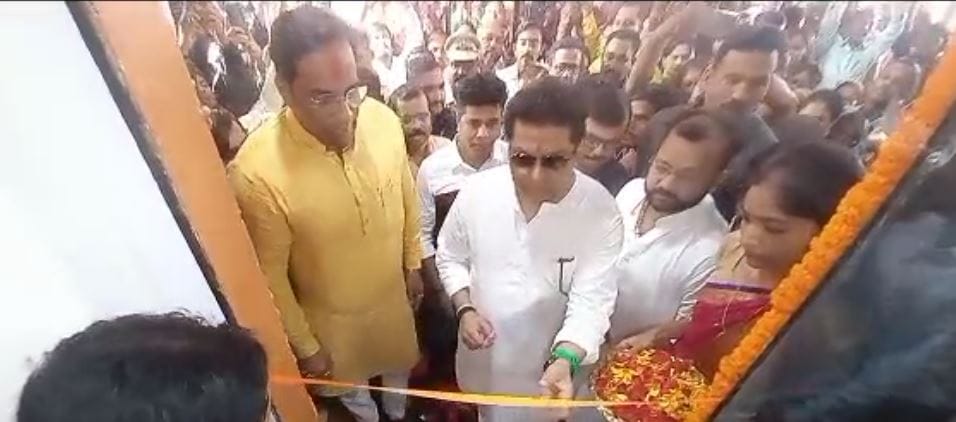 राज ठाकरे यांनी कोकण दौऱ्यात रत्नागिरीत कार्यकर्त्यांना मार्गदर्शन केले ...