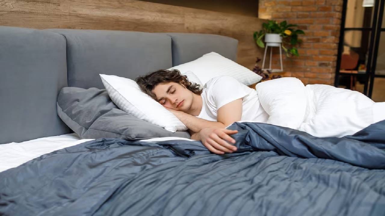 Benefits Of Sleeping Early : रात्री उशीरापर्यंत जागणे मानसिक ...