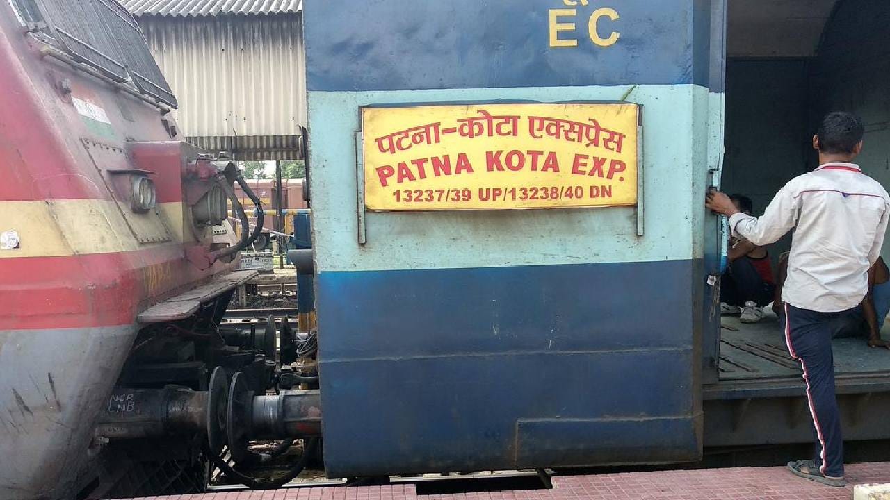 प्रवाशांची अचानक तब्येत बिघडली, दोघांचा मृत्यू; धावत्या ट्रेनमध्ये ...