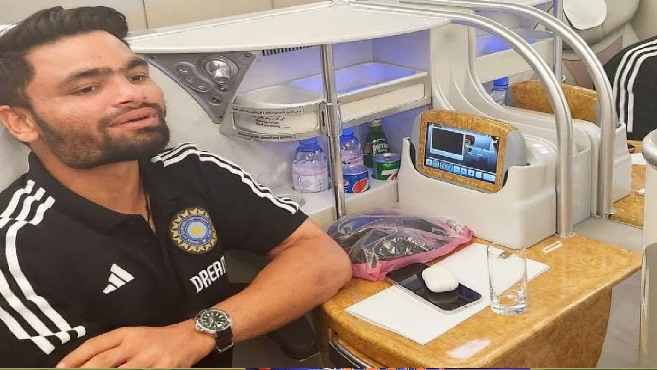 Rinku Singh | जिंकलंस भावा! टीम इंडियासाठी पहिलाच दौरा, बिझनेस क्लासमधून आईला कॉल आणि ...