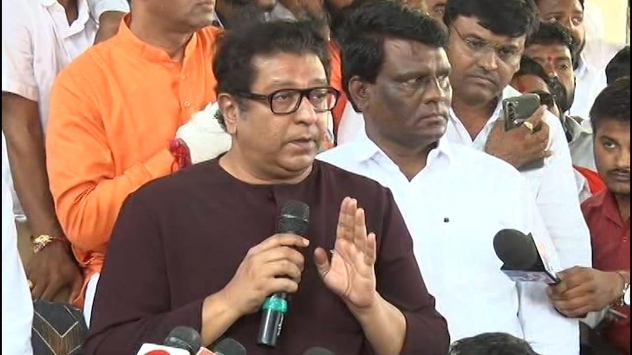 पोलिसांना लाठीचार्जचे आदेश कुणी दिले?, त्यांना मराठवाड्यात बंदी घाला ...