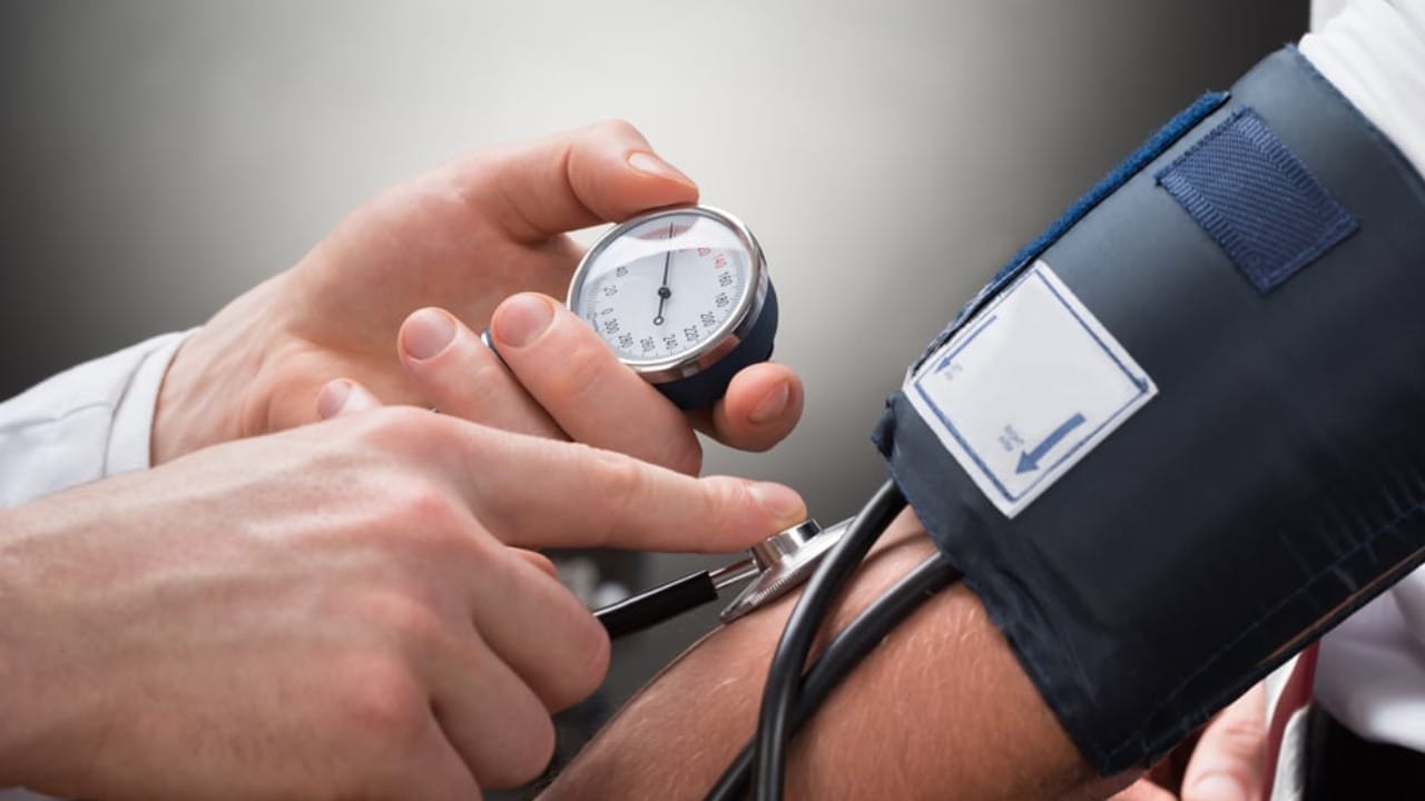 High Bp | रक्तदाब कसा नियंत्रणात आणावा? रोज सकाळी करा या 4 गोष्टी ...