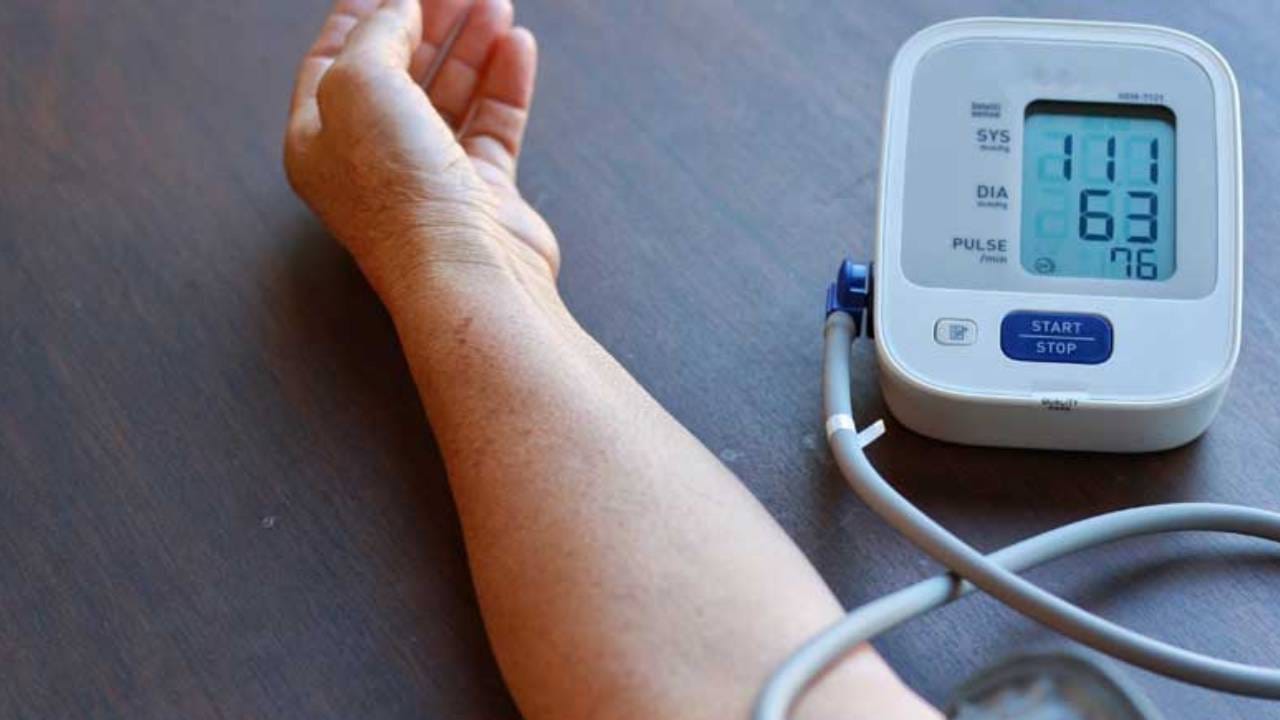 हे उपाय Low Bp पासून ठेवतील दूर, घरगुती उपाय! वाचा - Marathi News ...