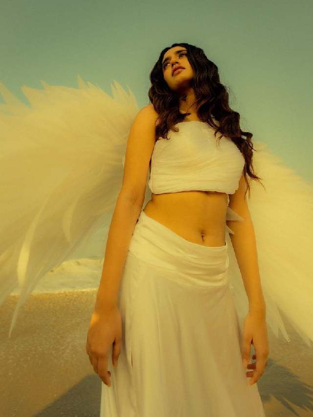 परी म्हणू की सुंदरा.. प्रिया वारियरच्या अदांवर चाहते घायाळ – TV9 Marathi